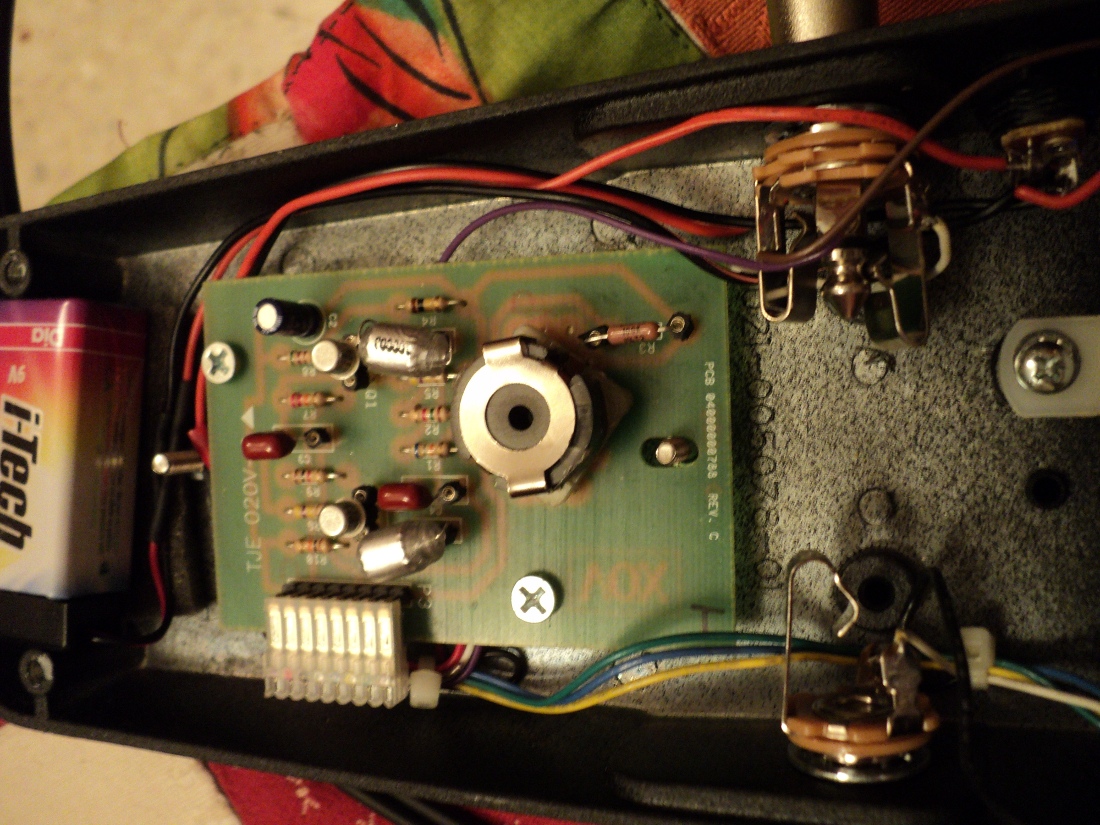 Améliorer le son de la Vox v847 - DIY Guitar & Effects