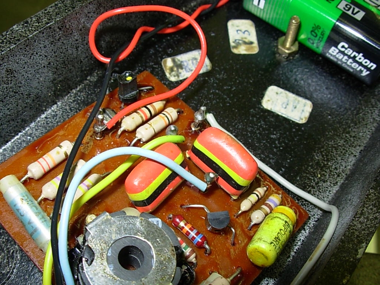 Wah vintage légendaires : Vox, Jen, Colorsound et DeArmond - DIY Guitar ...